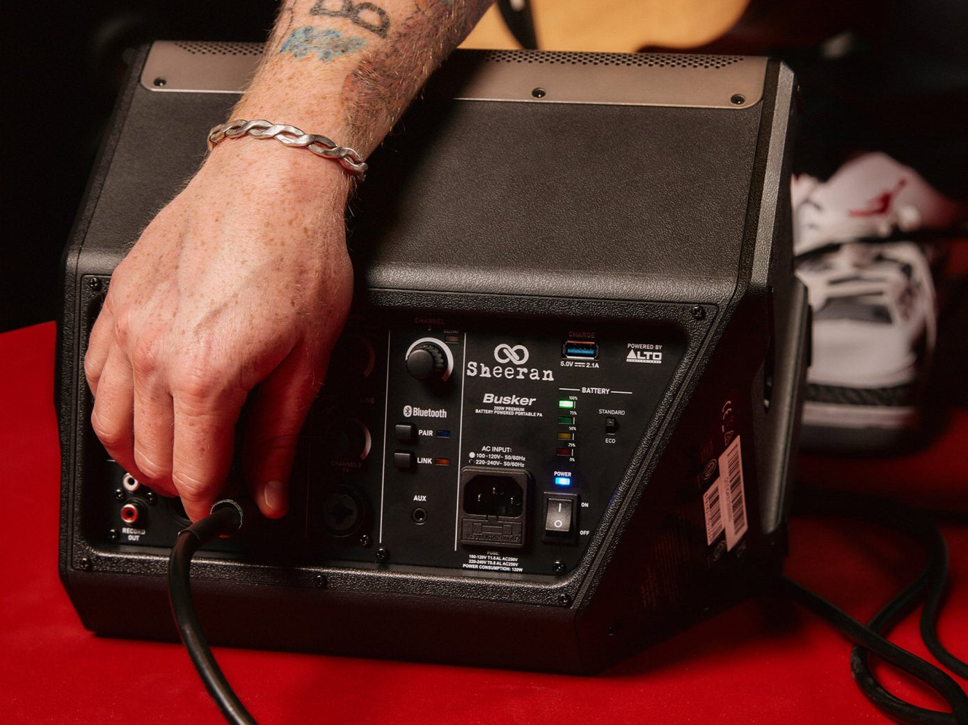 Sheeran Loopers Sheeran Special Edition Busker Portable 200-watt ...